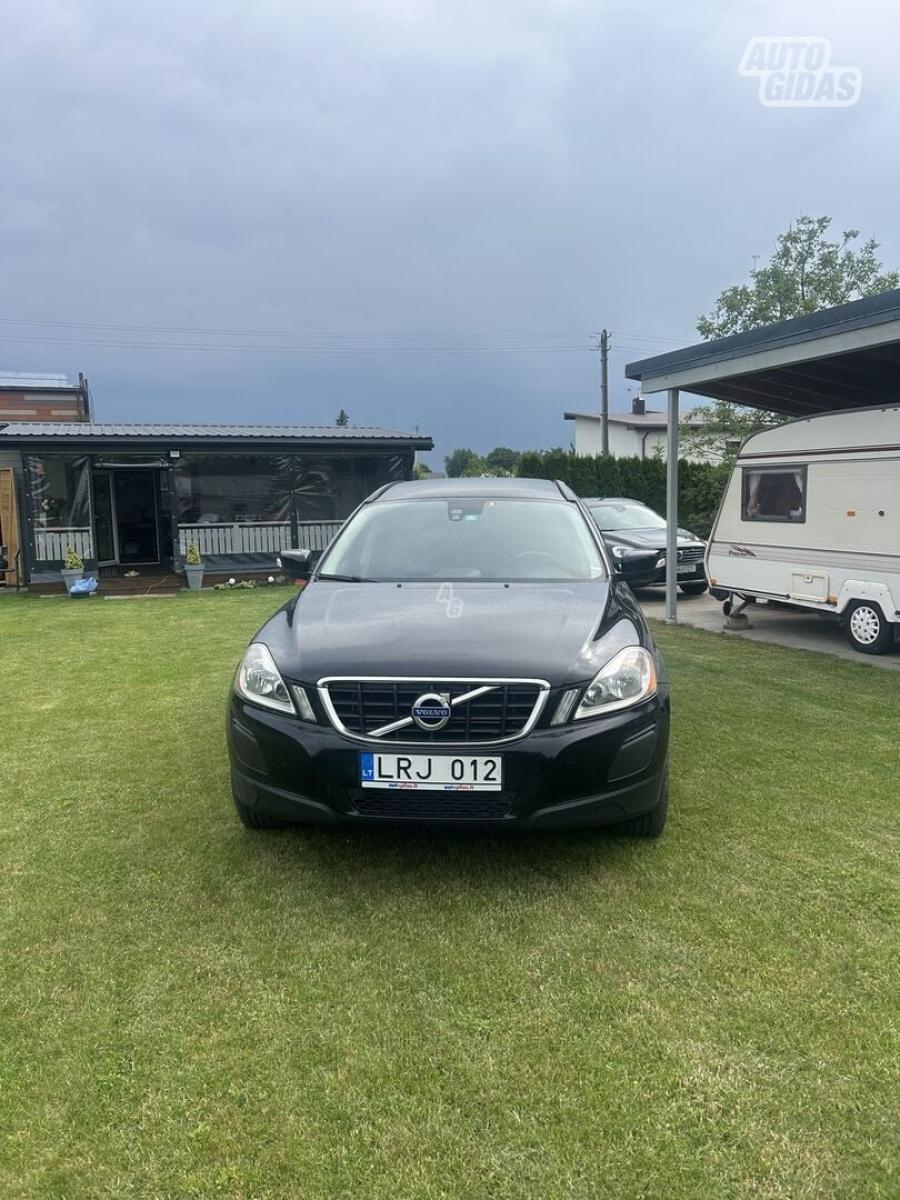 Black Volvo XC60 2009 in Marijampole, with an engine capacity of 2.40 L and mileage of 250 thousand km for 5500 €, photo 6 on AUTOMOTO.COM.LV