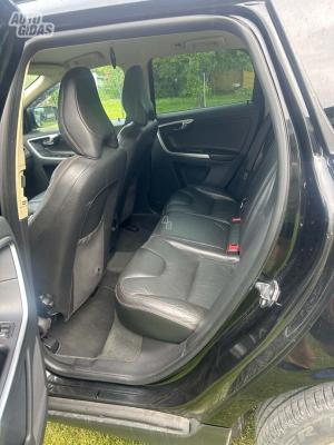 Black Volvo XC60 2009 in Marijampole, with an engine capacity of 2.40 L and mileage of 250 thousand km for 5500 €, photo 13 on AUTOMOTO.COM.LV