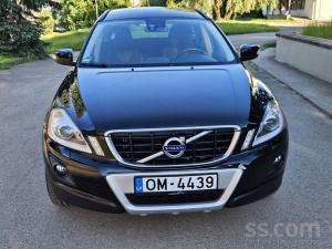 Black Volvo XC60 2009 in Jekabpils, with an engine capacity of 2.40 L and mileage of 259 thousand km for 7990 €, photo 4 on AUTOMOTO.COM.LV