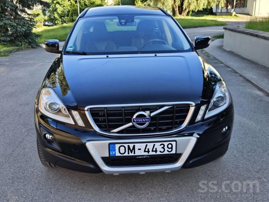 Black Volvo XC60 2009 in Jekabpils, with an engine capacity of 2.40 L and mileage of 259 thousand km for 7990 €, photo 4 on AUTOMOTO.COM.LV