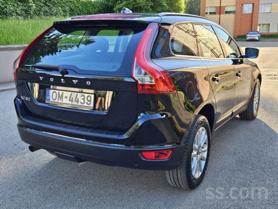 Black Volvo XC60 2009 in Jekabpils, with an engine capacity of 2.40 L and mileage of 259 thousand km for 7990 €, photo 8 on AUTOMOTO.COM.LV