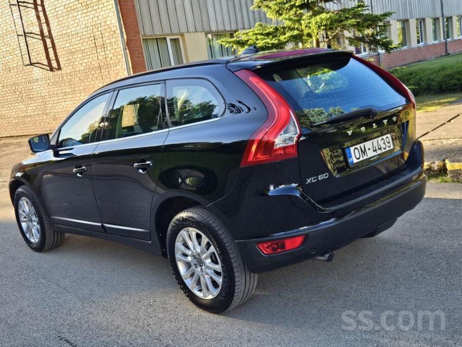 Black Volvo XC60 2009 in Jekabpils, with an engine capacity of 2.40 L and mileage of 259 thousand km for 7990 €, photo 10 on AUTOMOTO.COM.LV