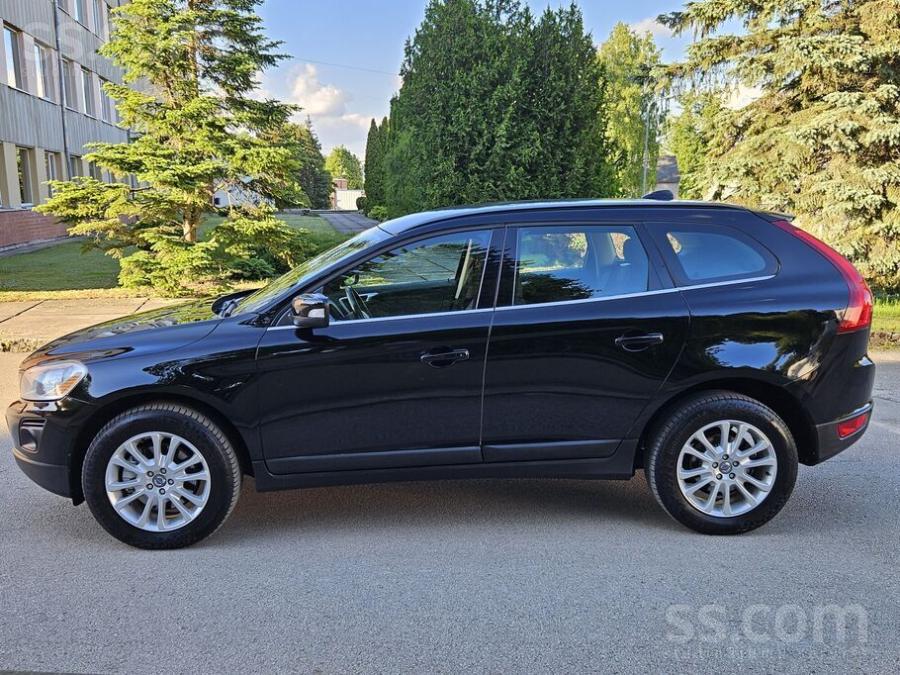 Black Volvo XC60 2009 in Jekabpils, with an engine capacity of 2.40 L and mileage of 259 thousand km for 7990 €, photo 12 on AUTOMOTO.COM.LV