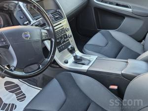 Black Volvo XC60 2009 in Jekabpils, with an engine capacity of 2.40 L and mileage of 259 thousand km for 7990 €, photo 13 on AUTOMOTO.COM.LV