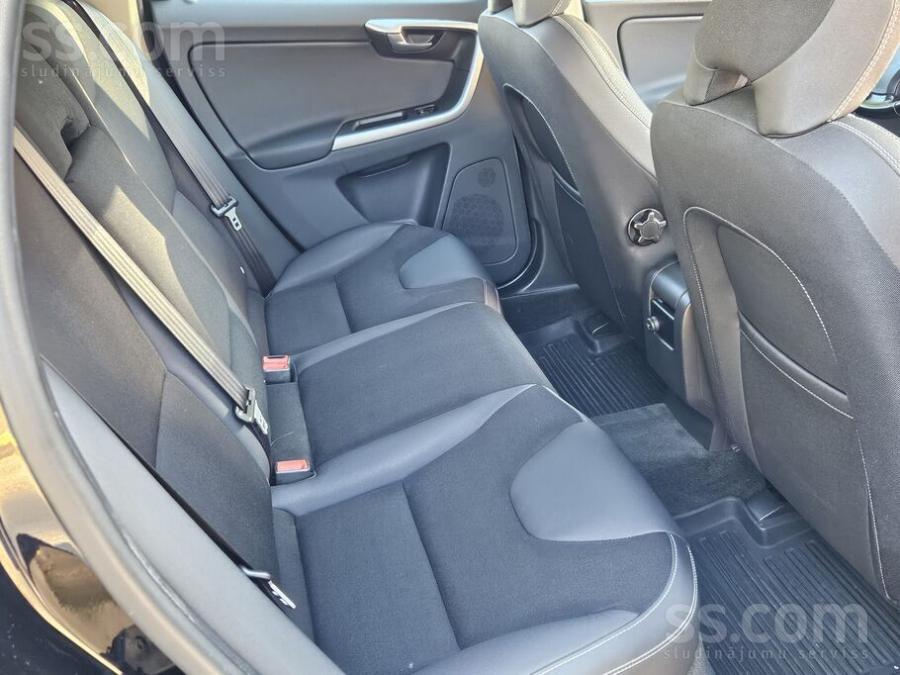Black Volvo XC60 2009 in Jekabpils, with an engine capacity of 2.40 L and mileage of 259 thousand km for 7990 €, photo 20 on AUTOMOTO.COM.LV
