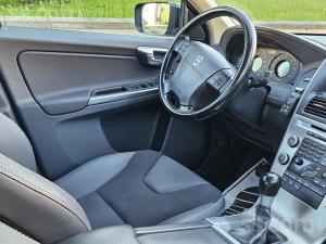 Black Volvo XC60 2009 in Jekabpils, with an engine capacity of 2.40 L and mileage of 259 thousand km for 7990 €, photo 22 on AUTOMOTO.COM.LV