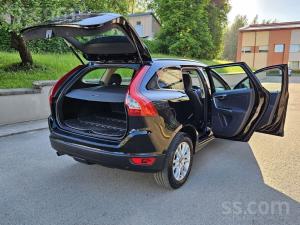 Black Volvo XC60 2009 in Jekabpils, with an engine capacity of 2.40 L and mileage of 259 thousand km for 7990 €, photo 24 on AUTOMOTO.COM.LV