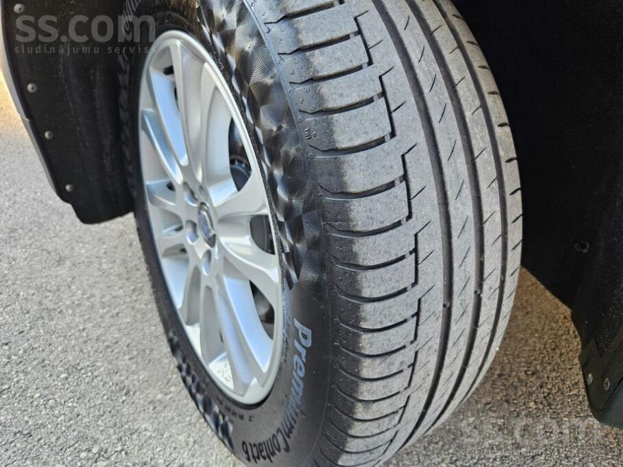 Black Volvo XC60 2009 in Jekabpils, with an engine capacity of 2.40 L and mileage of 259 thousand km for 7990 €, photo 31 on AUTOMOTO.COM.LV