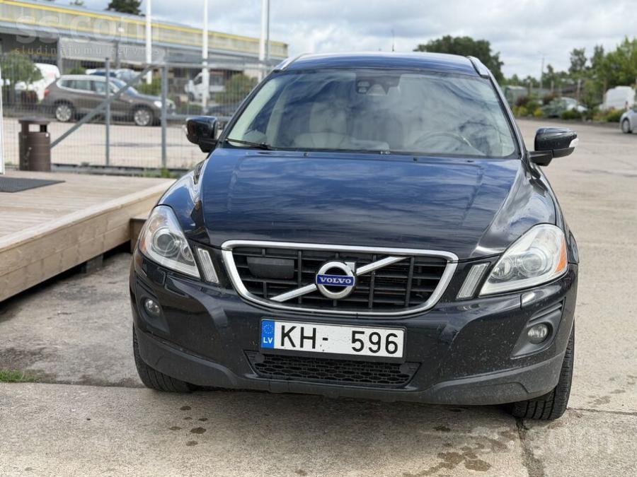 Black Volvo XC60 2009 in Riga, with an engine capacity of 2.40 L and mileage of 434 thousand km for 4250 €, photo 1 on AUTOMOTO.COM.LV