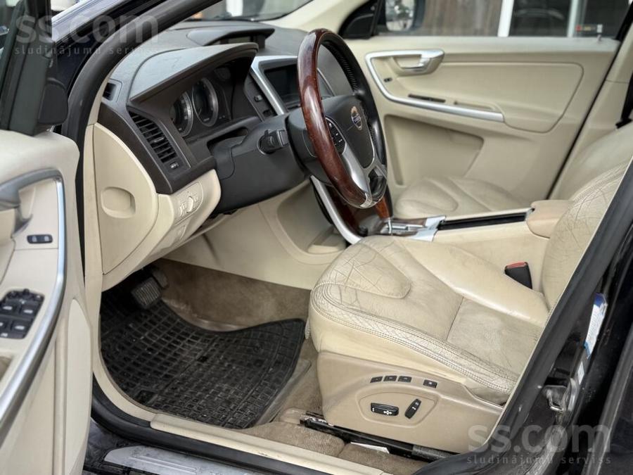 Black Volvo XC60 2009 in Riga, with an engine capacity of 2.40 L and mileage of 434 thousand km for 4250 €, photo 6 on AUTOMOTO.COM.LV