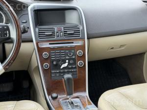 Black Volvo XC60 2009 in Riga, with an engine capacity of 2.40 L and mileage of 434 thousand km for 4250 €, photo 10 on AUTOMOTO.COM.LV