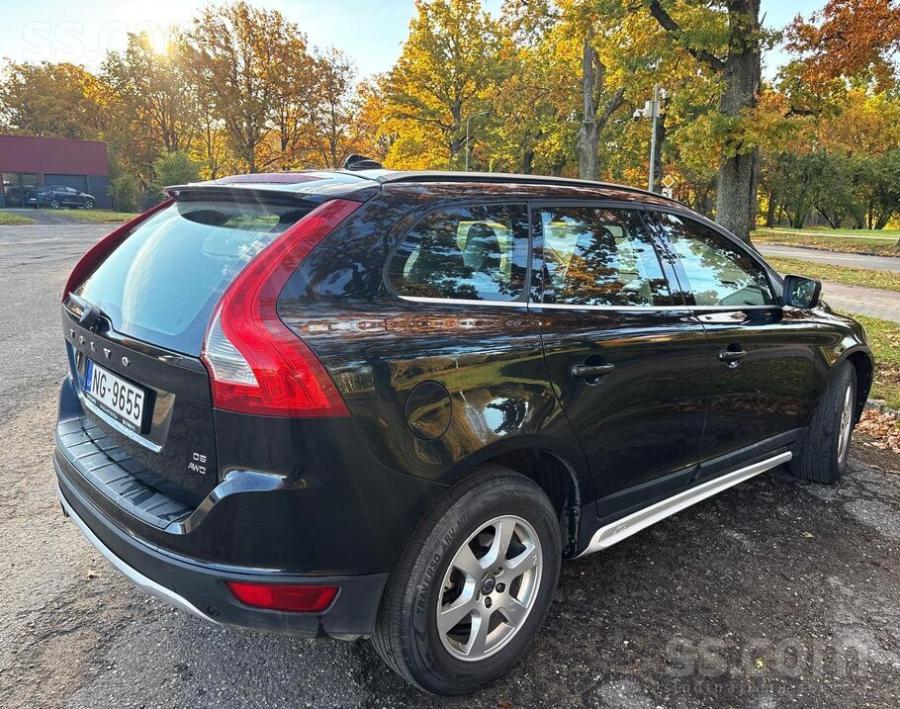 Melns Volvo XC60 2009 Rīga, ar dzinēja tilpumu 2.40 L un nobraukumu 322 tūkst. km par 5300 €, foto 4 vietnē AUTOMOTO.COM.LV