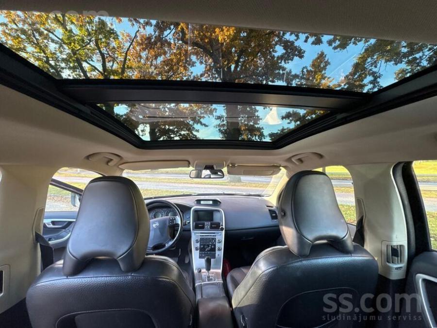 Melns Volvo XC60 2009 Rīga, ar dzinēja tilpumu 2.40 L un nobraukumu 322 tūkst. km par 5300 €, foto 5 vietnē AUTOMOTO.COM.LV