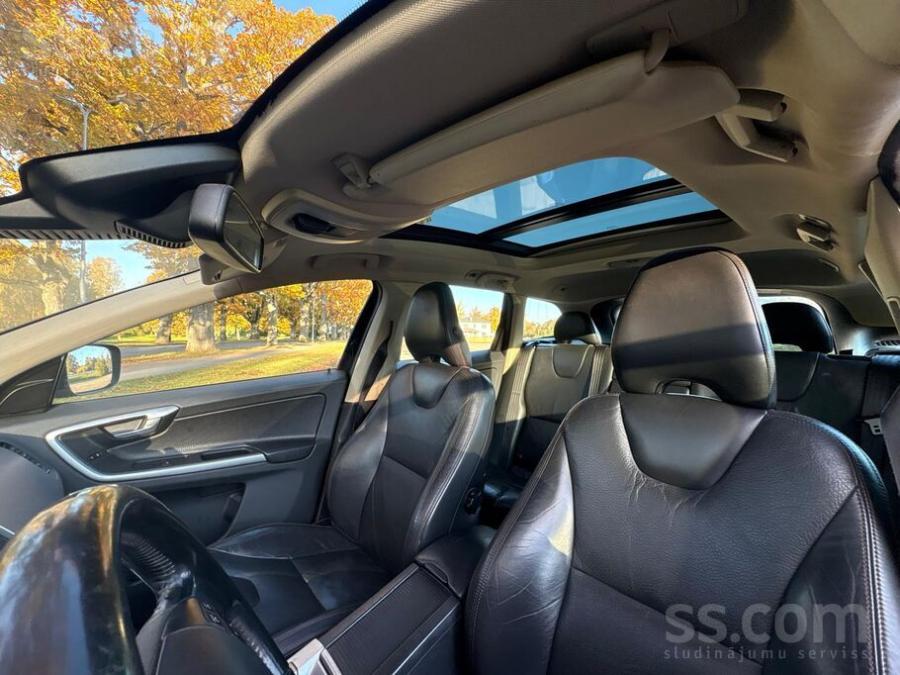 Melns Volvo XC60 2009 Rīga, ar dzinēja tilpumu 2.40 L un nobraukumu 322 tūkst. km par 5300 €, foto 9 vietnē AUTOMOTO.COM.LV