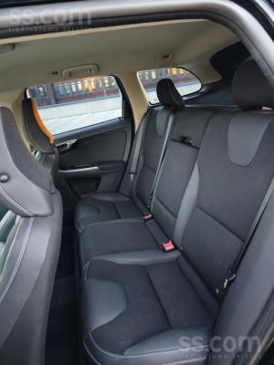 Melns Volvo XC60 2009 Valmiera, ar dzinēja tilpumu 2.40 L un nobraukumu 240 tūkst. km par 7000 €, foto 3 vietnē AUTOMOTO.COM.LV