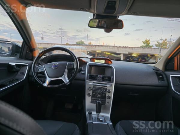 Melns Volvo XC60 2009 Valmiera, ar dzinēja tilpumu 2.40 L un nobraukumu 240 tūkst. km par 7000 €, foto 3 vietnē AUTOMOTO.COM.LV