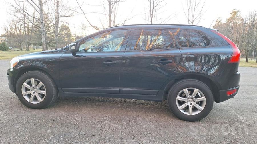 Black Volvo XC60 2009 in Riga, with an engine capacity of 2.40 L and mileage of 300 thousand km for 6500 €, photo 5 on AUTOMOTO.COM.LV
