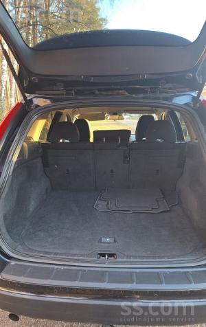 Black Volvo XC60 2009 in Riga, with an engine capacity of 2.40 L and mileage of 300 thousand km for 6500 €, photo 7 on AUTOMOTO.COM.LV