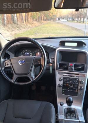 Black Volvo XC60 2009 in Riga, with an engine capacity of 2.40 L and mileage of 300 thousand km for 6500 €, photo 11 on AUTOMOTO.COM.LV