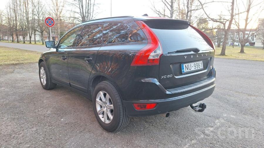 Black Volvo XC60 2009 in Riga, with an engine capacity of 2.40 L and mileage of 300 thousand km for 6500 €, photo 15 on AUTOMOTO.COM.LV