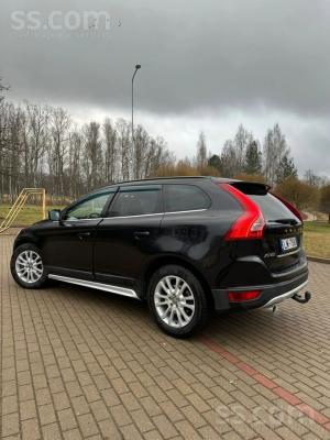 Black Volvo XC60 2009 in Valmiera, with an engine capacity of 2.40 L and mileage of 278 thousand km for 7250 €, photo 3 on AUTOMOTO.COM.LV
