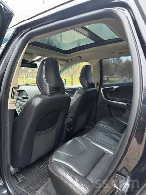 Black Volvo XC60 2009 in Valmiera, with an engine capacity of 2.40 L and mileage of 278 thousand km for 7250 €, photo 6 on AUTOMOTO.COM.LV
