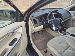 Black Volvo XC60 2009 in Dobele, with an engine capacity of 2.40 L and mileage of 279 thousand km for 7350 €, photo 6 on AUTOMOTO.COM.LV