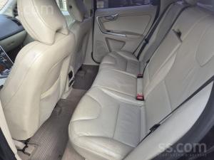 Black Volvo XC60 2009 in Dobele, with an engine capacity of 2.40 L and mileage of 279 thousand km for 7350 €, photo 7 on AUTOMOTO.COM.LV