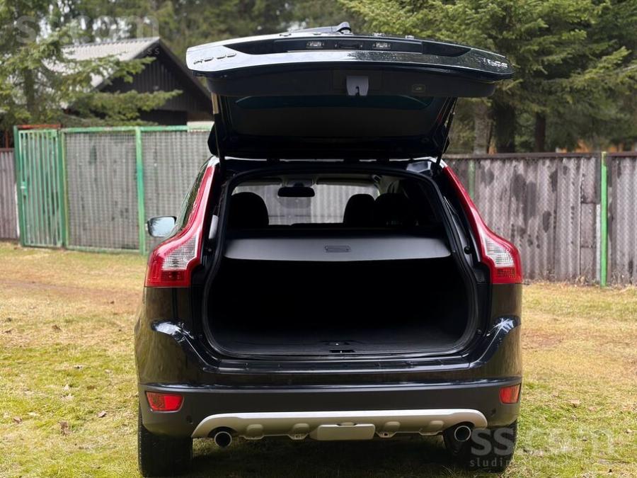 Melns Volvo XC60 2009 Daugavpils, ar dzinēja tilpumu 2.40 L un nobraukumu 263 tūkst. km par 8000 €, foto 6 vietnē AUTOMOTO.COM.LV