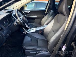Melns Volvo XC60 2009 Daugavpils, ar dzinēja tilpumu 2.40 L un nobraukumu 263 tūkst. km par 8000 €, foto 9 vietnē AUTOMOTO.COM.LV
