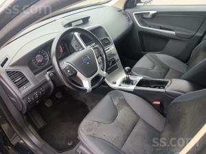 Black Volvo XC60 2009 in Riga, with an engine capacity of 2.40 L and mileage of 236 thousand km for 7400 €, photo 6 on AUTOMOTO.COM.LV