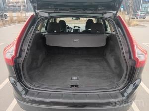 Black Volvo XC60 2009 in Riga, with an engine capacity of 2.40 L and mileage of 236 thousand km for 7400 €, photo 8 on AUTOMOTO.COM.LV