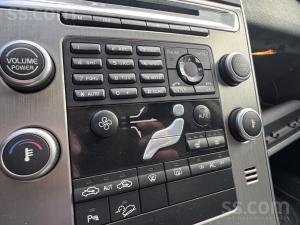 Черный Вольво ХС60 2009 в Тукумс, объемом двигателя 2.40 л и пробегом 313 тыс. км за 7850 €, фото 22 на AUTOMOTO.COM.LV