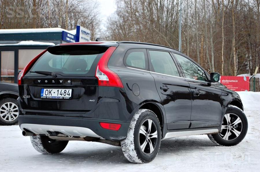 Black Volvo XC60 2009 in Tukums, with an engine capacity of 2.40 L and mileage of 223 thousand km for 5000 €, photo 3 on AUTOMOTO.COM.LV