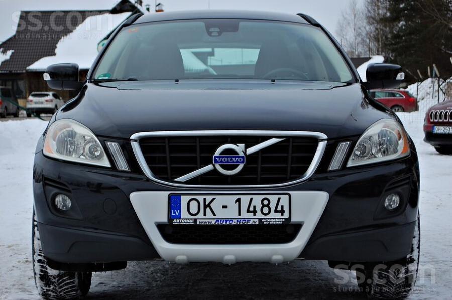Black Volvo XC60 2009 in Tukums, with an engine capacity of 2.40 L and mileage of 223 thousand km for 5000 €, photo 4 on AUTOMOTO.COM.LV