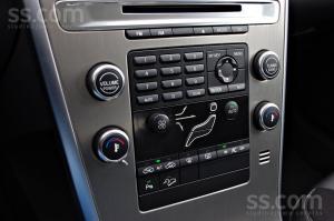 Black Volvo XC60 2009 in Tukums, with an engine capacity of 2.40 L and mileage of 223 thousand km for 5000 €, photo 12 on AUTOMOTO.COM.LV