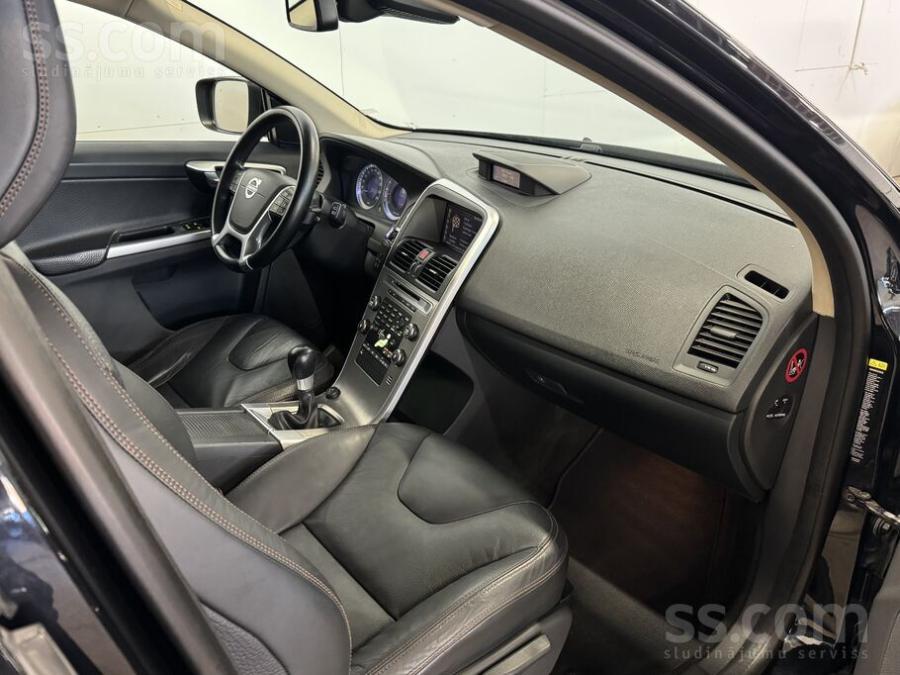 Melns Volvo XC60 2009 Jūrmala, ar dzinēja tilpumu 2.40 L un nobraukumu 0 tūkst. km par 6950 €, foto 17 vietnē AUTOMOTO.COM.LV