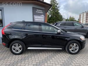 Black Volvo XC60 2009 in Talsi, with an engine capacity of 2.40 L and mileage of 286 thousand km for 6300 €, photo 3 on AUTOMOTO.COM.LV