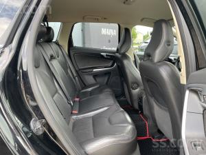 Black Volvo XC60 2009 in Talsi, with an engine capacity of 2.40 L and mileage of 286 thousand km for 6300 €, photo 9 on AUTOMOTO.COM.LV