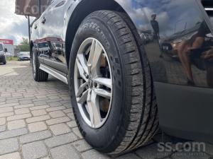 Black Volvo XC60 2009 in Talsi, with an engine capacity of 2.40 L and mileage of 286 thousand km for 6300 €, photo 11 on AUTOMOTO.COM.LV