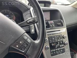 Black Volvo XC60 2009 in Talsi, with an engine capacity of 2.40 L and mileage of 286 thousand km for 6300 €, photo 17 on AUTOMOTO.COM.LV