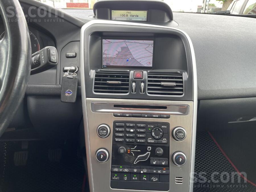 Black Volvo XC60 2009 in Talsi, with an engine capacity of 2.40 L and mileage of 286 thousand km for 6300 €, photo 19 on AUTOMOTO.COM.LV