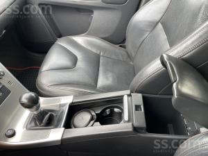 Black Volvo XC60 2009 in Talsi, with an engine capacity of 2.40 L and mileage of 286 thousand km for 6300 €, photo 22 on AUTOMOTO.COM.LV