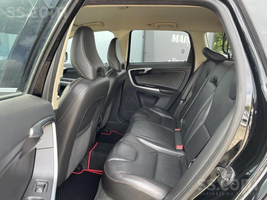 Black Volvo XC60 2009 in Talsi, with an engine capacity of 2.40 L and mileage of 286 thousand km for 6300 €, photo 24 on AUTOMOTO.COM.LV