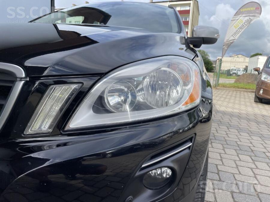 Black Volvo XC60 2009 in Talsi, with an engine capacity of 2.40 L and mileage of 286 thousand km for 6300 €, photo 28 on AUTOMOTO.COM.LV