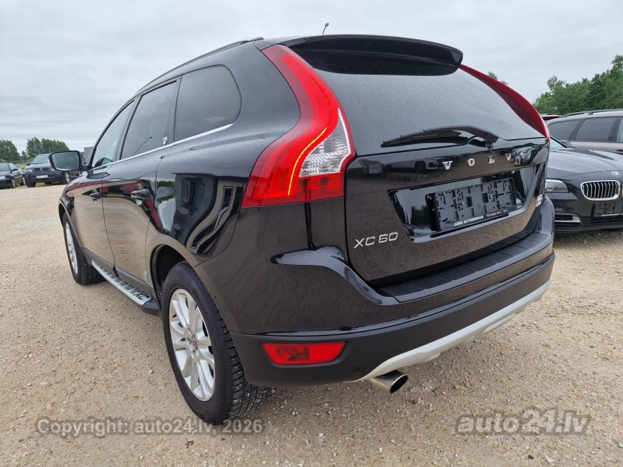 Black Volvo XC60 2009 in Tartu, with an engine capacity of 2.40 L and mileage of 227 thousand km for 8990 €, photo 5 on AUTOMOTO.COM.LV
