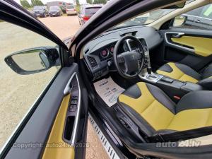 Black Volvo XC60 2009 in Tartu, with an engine capacity of 2.40 L and mileage of 227 thousand km for 8990 €, photo 10 on AUTOMOTO.COM.LV