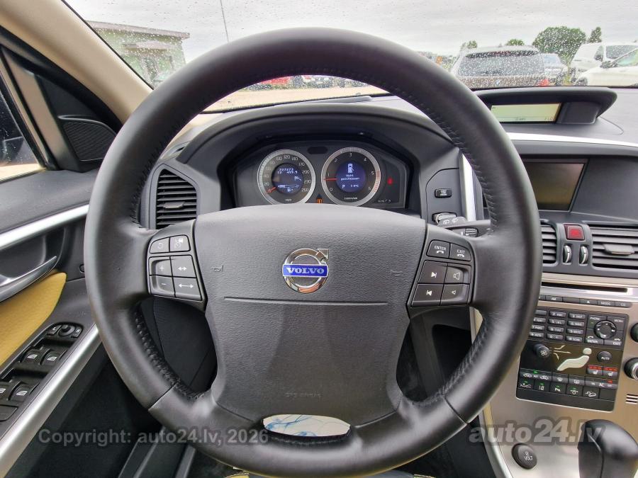 Black Volvo XC60 2009 in Tartu, with an engine capacity of 2.40 L and mileage of 227 thousand km for 8990 €, photo 12 on AUTOMOTO.COM.LV