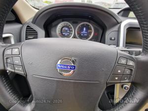 Black Volvo XC60 2009 in Tartu, with an engine capacity of 2.40 L and mileage of 227 thousand km for 8990 €, photo 13 on AUTOMOTO.COM.LV