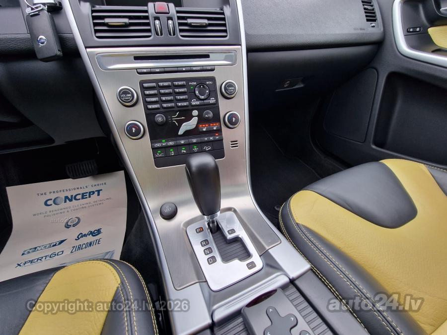 Black Volvo XC60 2009 in Tartu, with an engine capacity of 2.40 L and mileage of 227 thousand km for 8990 €, photo 17 on AUTOMOTO.COM.LV